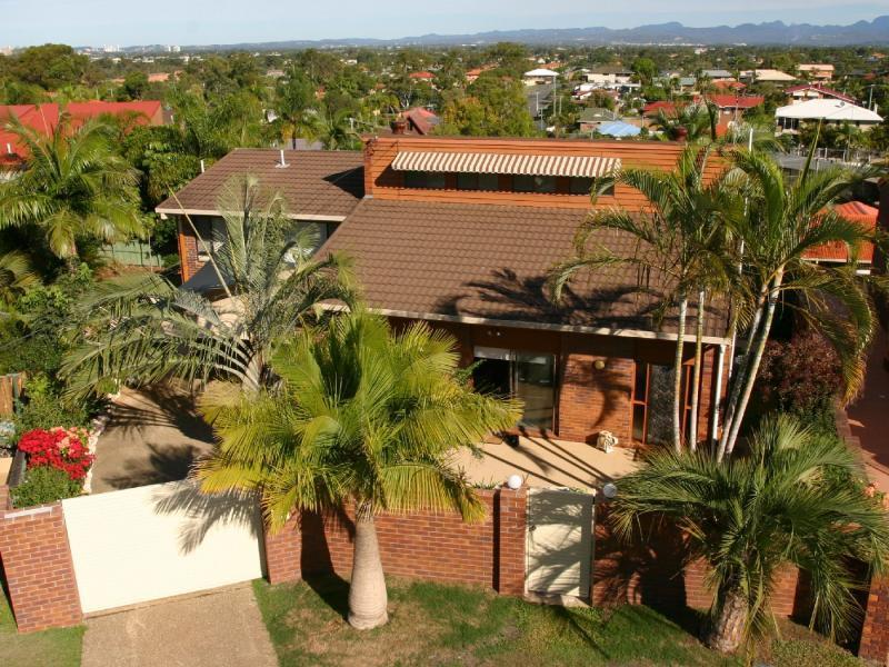 8 Mina Place, Southport, Qld 4215 - Property Details