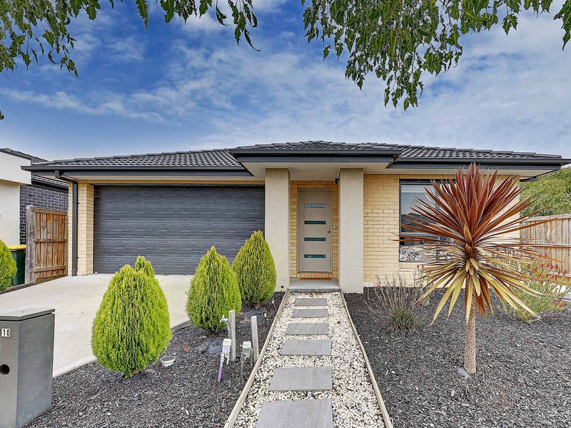 10 Goldington Street, Mickleham, Vic 3064 - Property Details