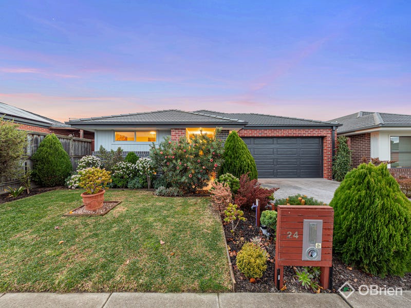24 Eminence Drive, Cranbourne West, VIC 3977 - realestate.com.au