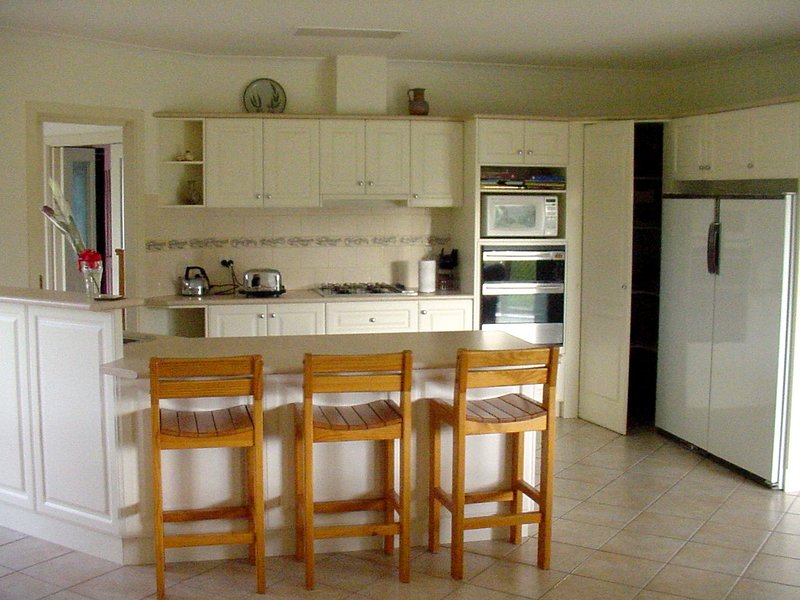 4 Robert Court, Morwell, VIC 3840 - realestate.com.au