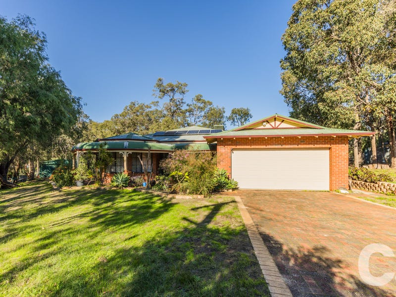 15 Wheelwright Gardens, Wellard, WA 6170 - Property Details