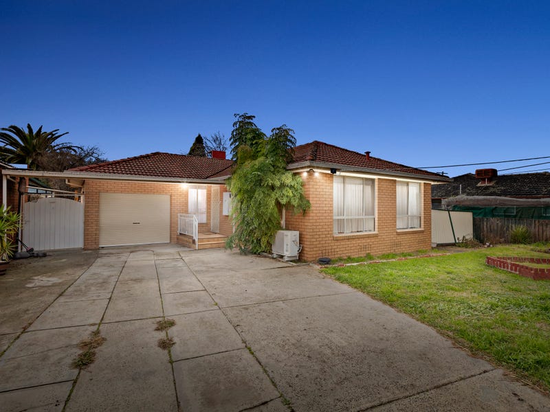 4 Stonehaven Drive, Thomastown, VIC 3074 - realestate.com.au
