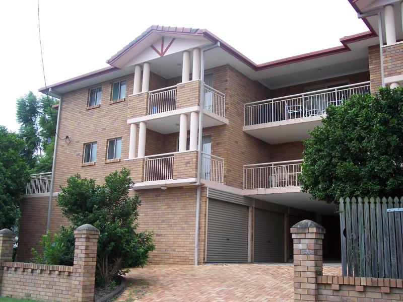 2/52 Crump Street, Holland Park West, QLD 4121 - realestate.com.au