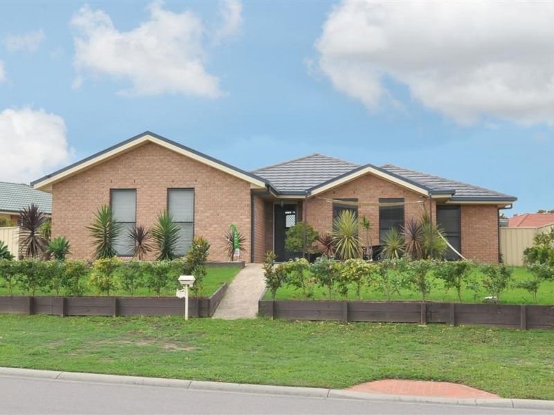 18 Kelly Circuit, Rutherford, NSW 2320 - Property Details