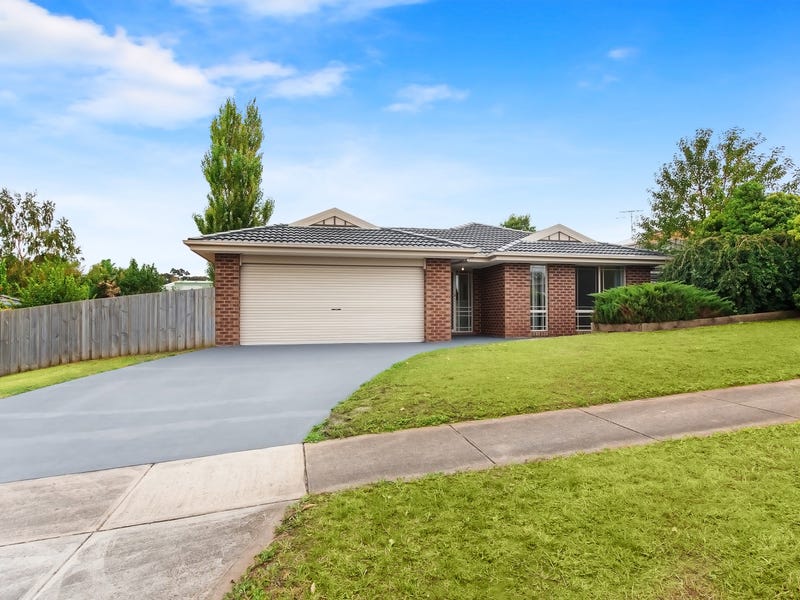 7 Davey Drive, Drouin, VIC 3818 - realestate.com.au