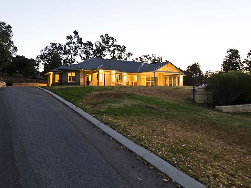 7 Henry George Close, Byford, WA 6122 - Property Details