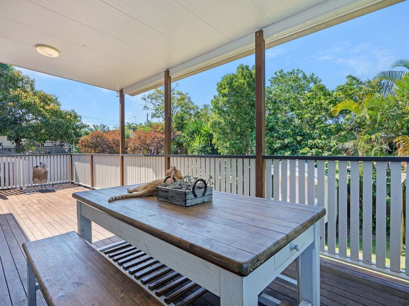 4 Bryce Lane, Labrador, QLD 4215 - realestate.com.au