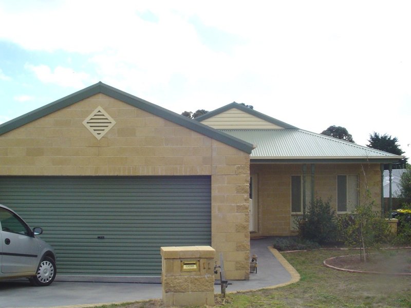 11 Lapwing Court, Langwarrin, VIC 3910 - realestate.com.au