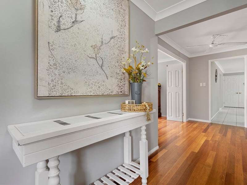 8 Robinson Court, Berrinba, Qld 4117 - Property Details