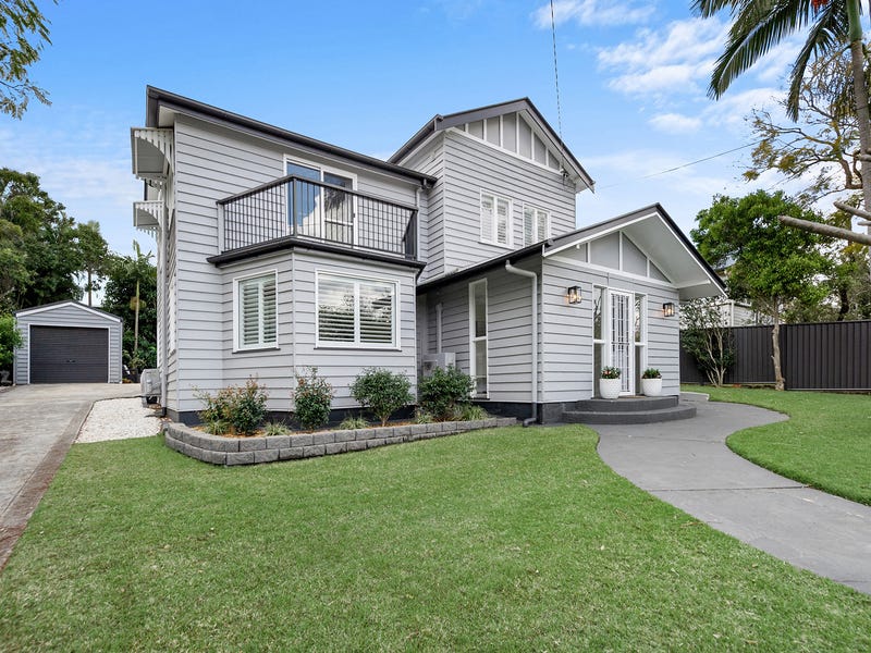 220 Cliveden Avenue, Corinda, Qld 4075 - Property Details