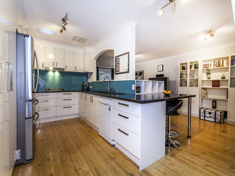 44 Fenton Court, Keysborough, Vic 3173 - Property Details