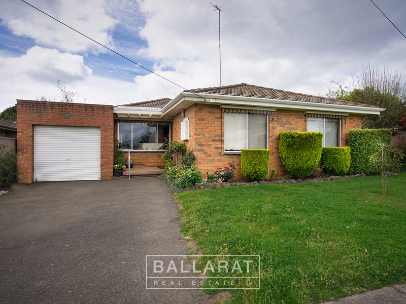 92 Learmonth Road, Wendouree, Vic 3355 - Property Details