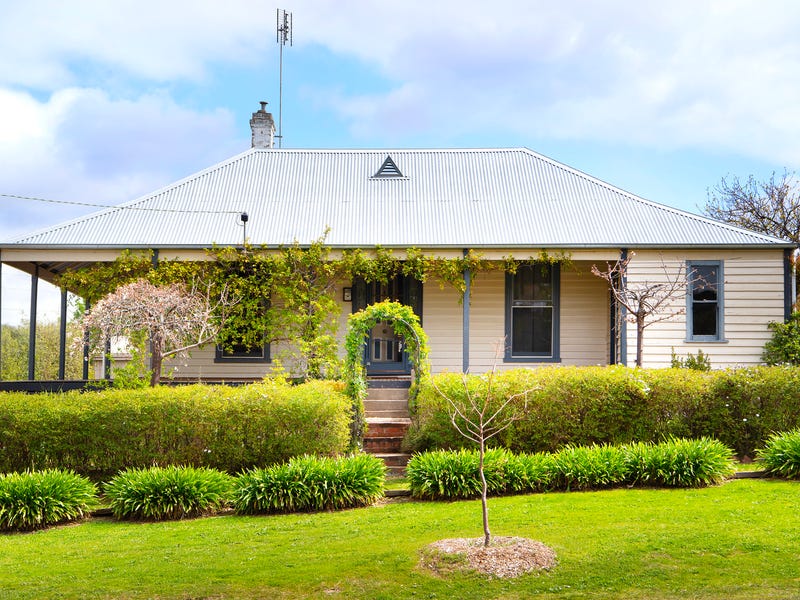 99 Hargraves Street, Castlemaine, Vic 3450 - Property Details