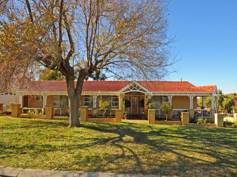 14 Castle Road, Woodlands, WA 6018 - Property Details