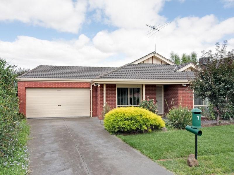 7 Oldfield Place, Epping, Vic 3076 - Property Details