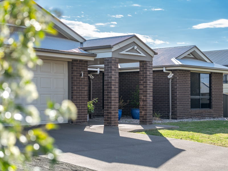 7 Beetson Drive, Roma, Qld 4455 - Property Details