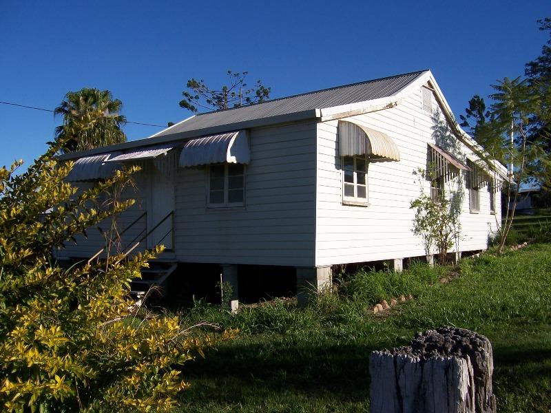 9 Traveston Road, Traveston, Qld 4570 - Property Details