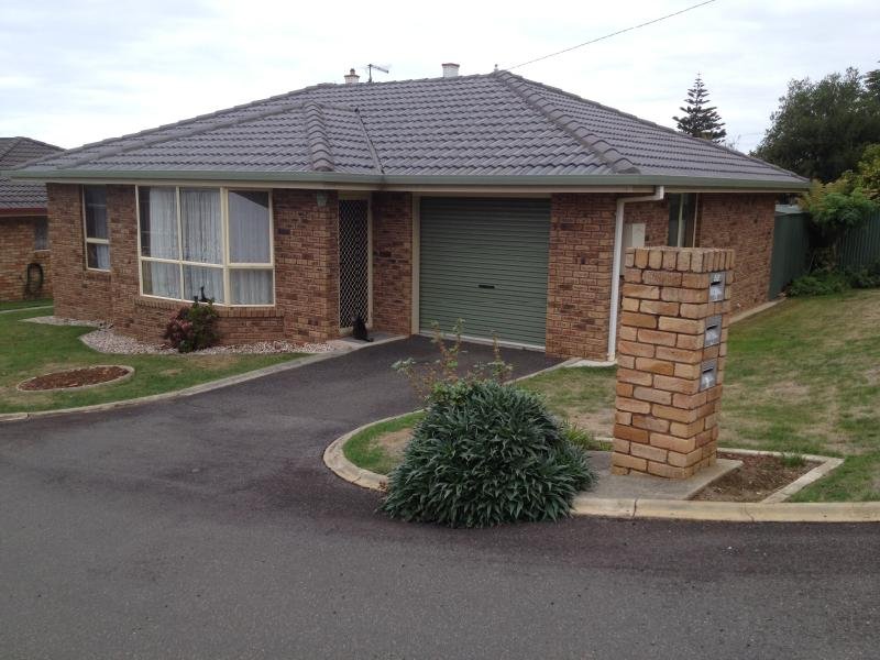 2/13-15 Main Road, Penguin, TAS 7316 - realestate.com.au