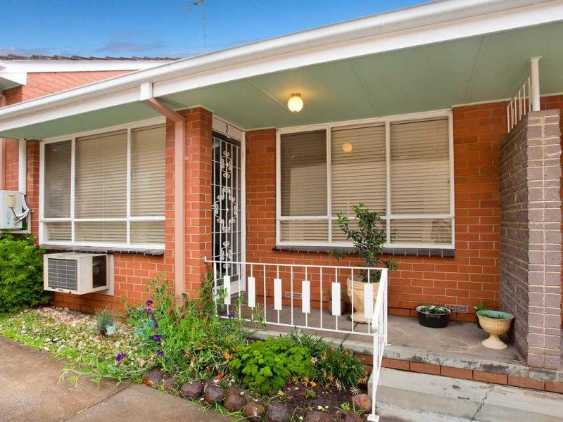 2/16 Woodvale Grove, Essendon, Vic 3040 - Property Details