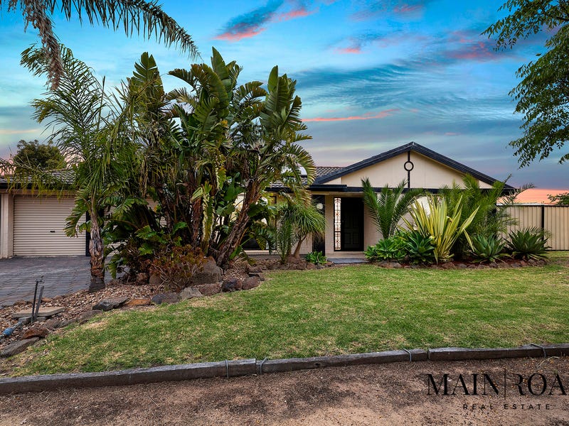 32 Silverdene Avenue, Sydenham, Vic 3037 - Property Details