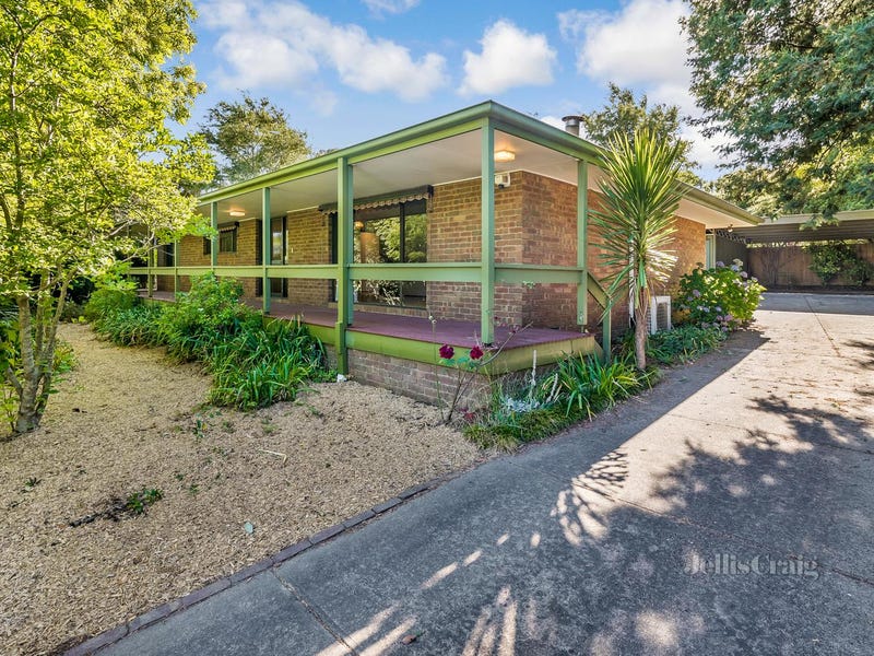 12 Peter Godden Drive, Woodend, VIC 3442 - realestate.com.au
