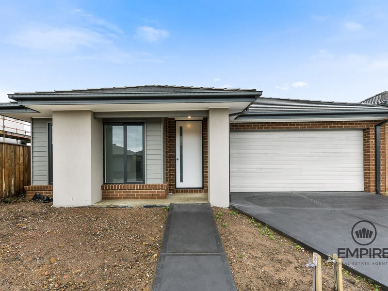26 Carnelian Circuit, Clyde North, VIC 3978 - realestate.com.au