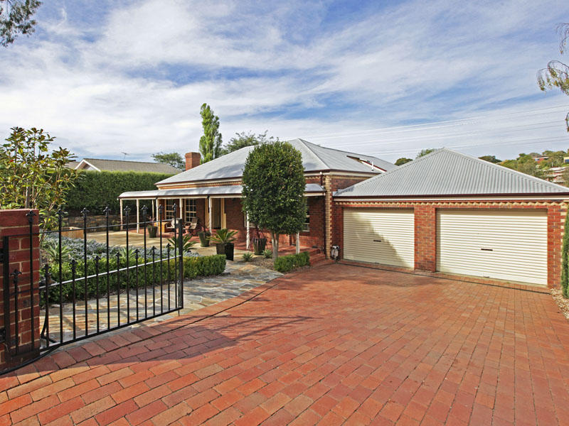 48 James Cook Drive, Wandana Heights, VIC 3216 - realestate.com.au