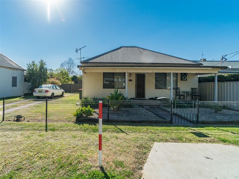 18 Elizabeth Street, Singleton, NSW 2330 - Property Details