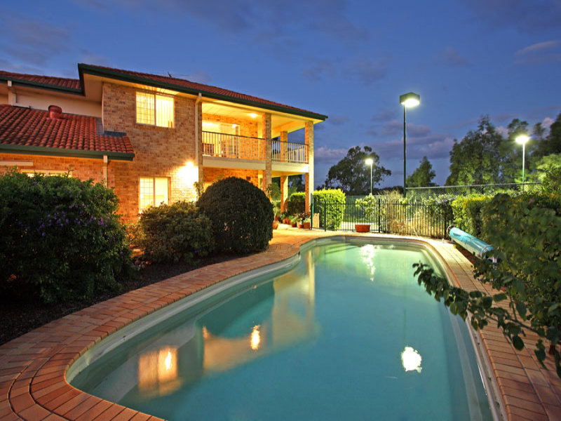 33 Lagoon Crescent, Bellbowrie, Qld 4070 - Property Details