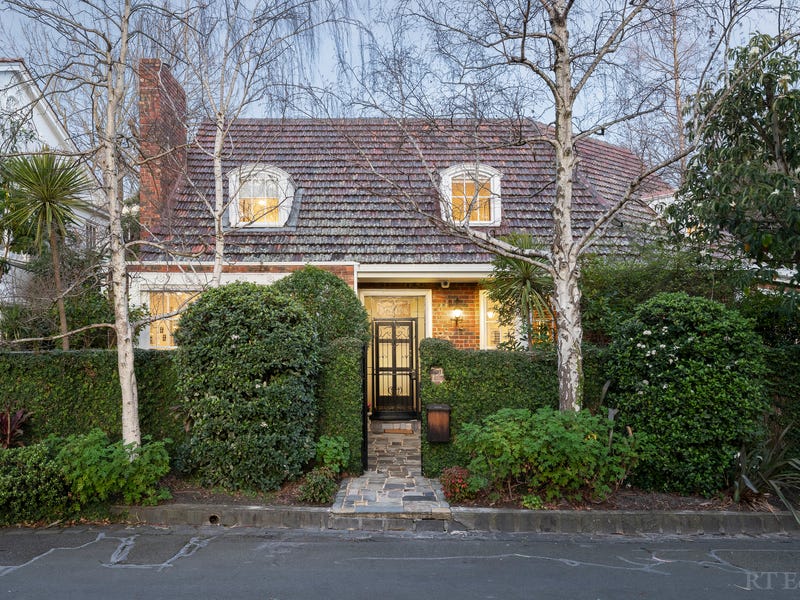 2 Buddle Drive, Toorak, Vic 3142 - Property Details