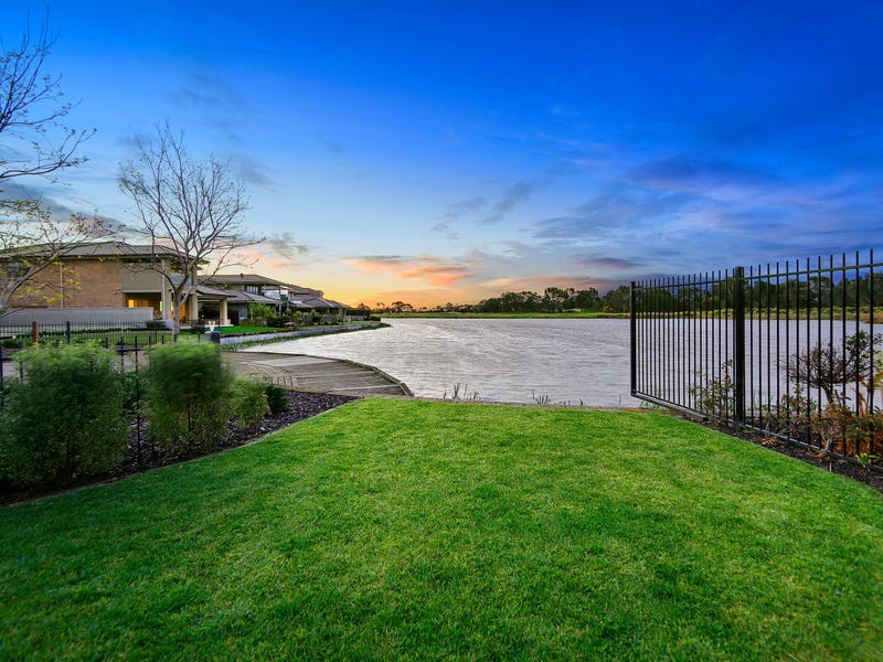 9 Viewmount Place, Sandhurst, Vic 3977 - Property Details