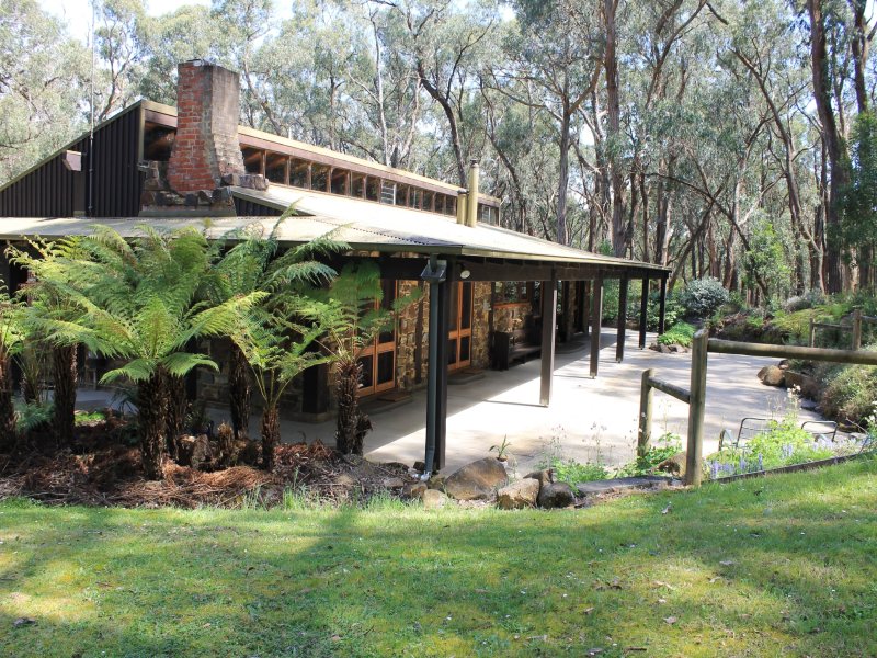 989 Macclesfield Road, Yellingbo, Vic 3139 - Property Details