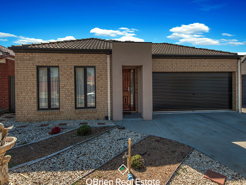 16 French Cres, Caroline Springs, VIC 3023 - realestate.com.au