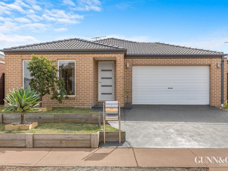 11 Vicky Court, Point Cook, VIC 3030 - realestate.com.au