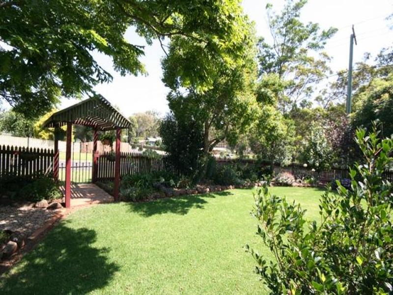 18 Woolmer Road, Highfields, Qld 4352 - Property Details