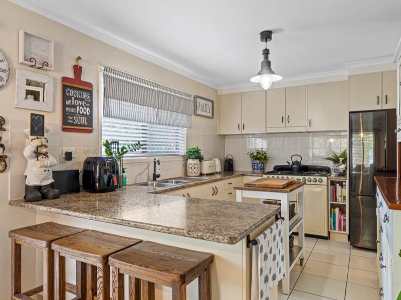 124 Loganlea Rd, Loganlea, Qld 4131 - Property Details