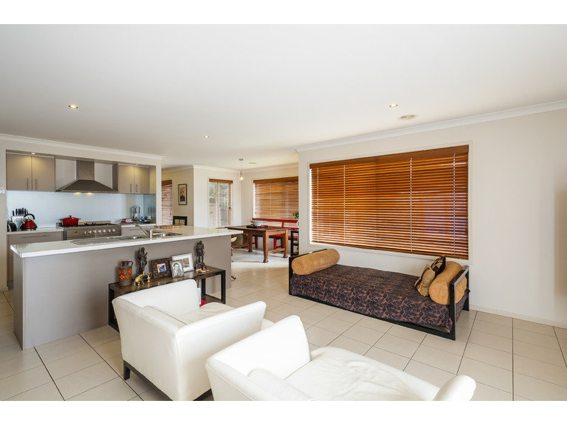 2B Rose Boulevard, Lancefield, Vic 3435 - Property Details
