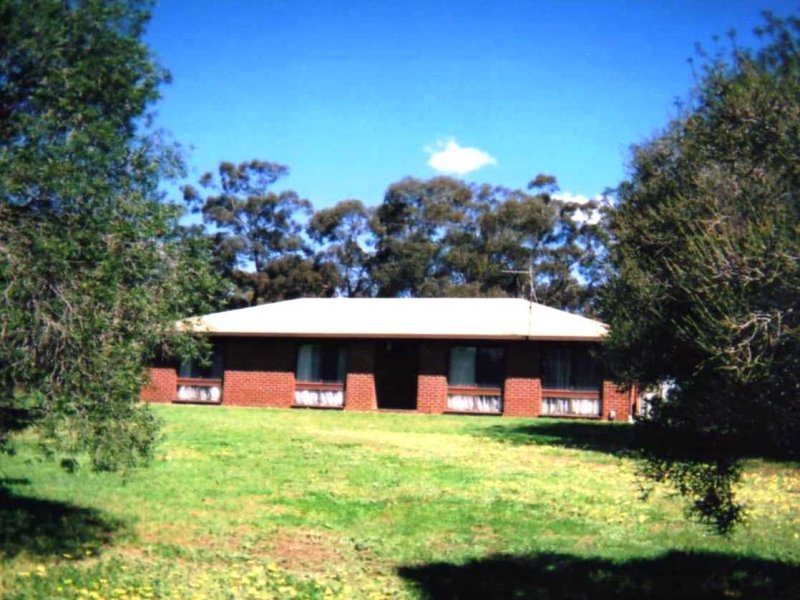 40 LYONS STREET, Newstead, Vic 3462 - Property Details