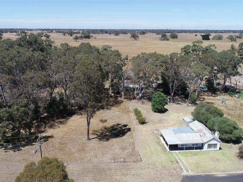 1 Wallace Street, Apsley, Vic 3319 - Property Details