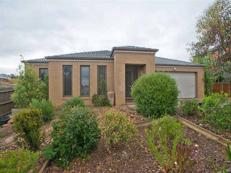 8 Nicholson Street, Darley, VIC 3340 - realestate.com.au