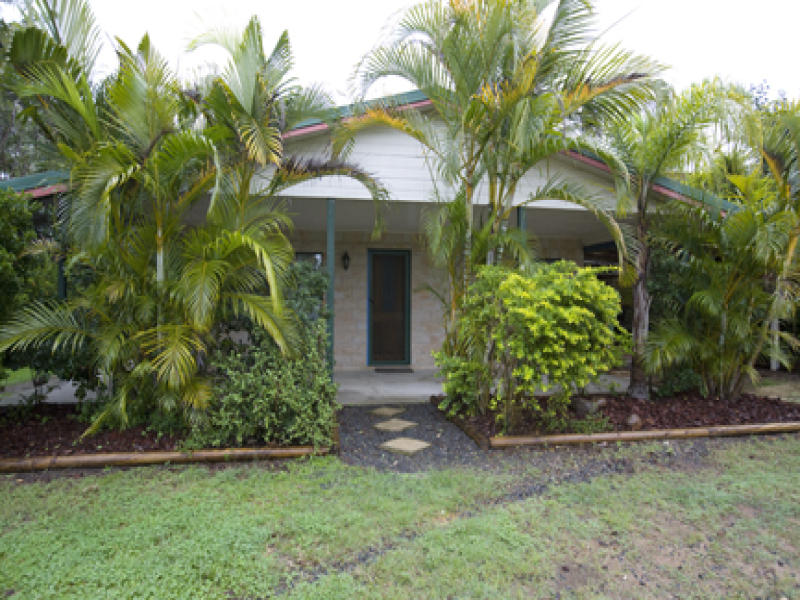 7 Farmborough Court, Southside, QLD 4570 - realestate.com.au