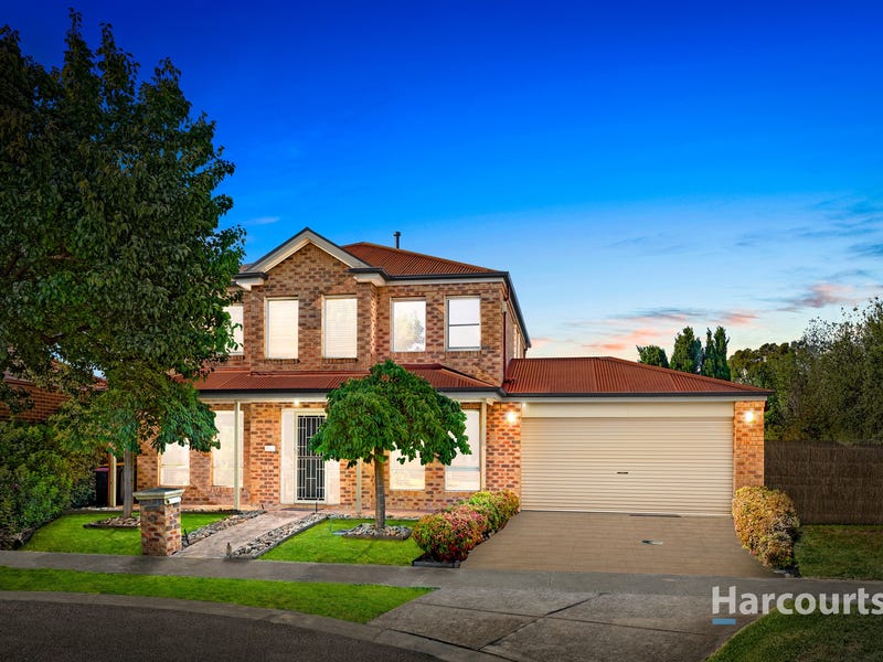 8 Copse Wood Bend, Caroline Springs, VIC 3023 - realestate.com.au
