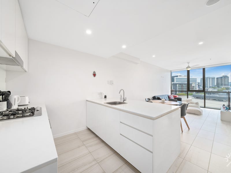 611/10 Stratton Street, Newstead, Qld 4006 - Property Details