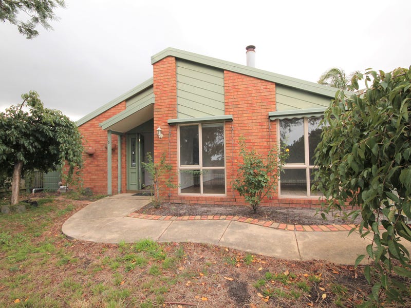 16 Pinewood Drive, Carrum Downs, VIC 3201 - realestate.com.au