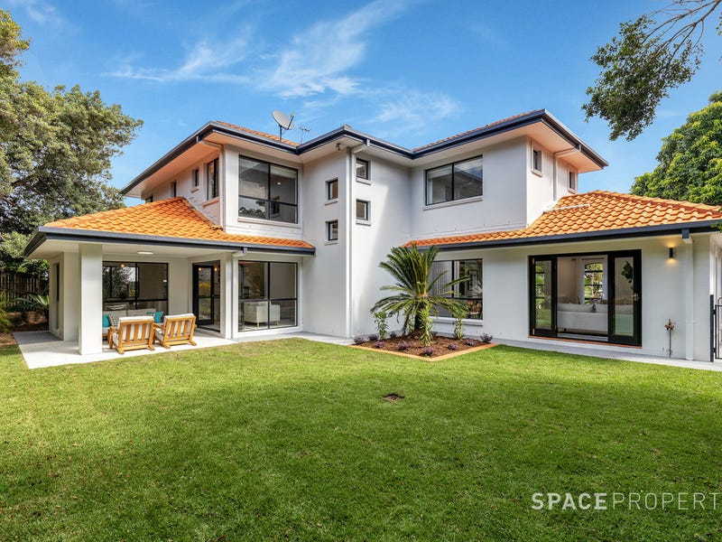 8 Sunset Place, Carindale, Qld 4152 - Property Details