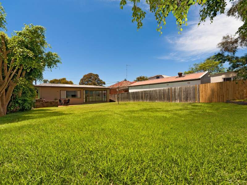 16 Waratah Parade, Narraweena, NSW 2099 - Property Details