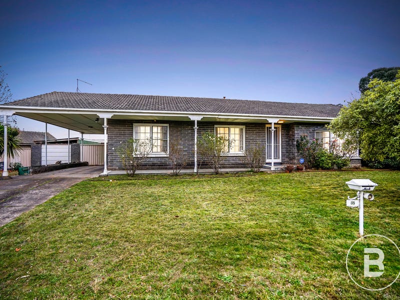 35 Whitelaw Avenue, Delacombe, Vic 3356 - Property Details