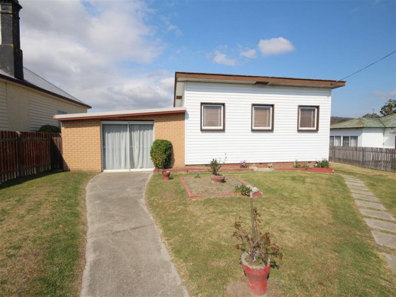 111 Rouse Street, Tenterfield, NSW 2372 - realestate.com.au