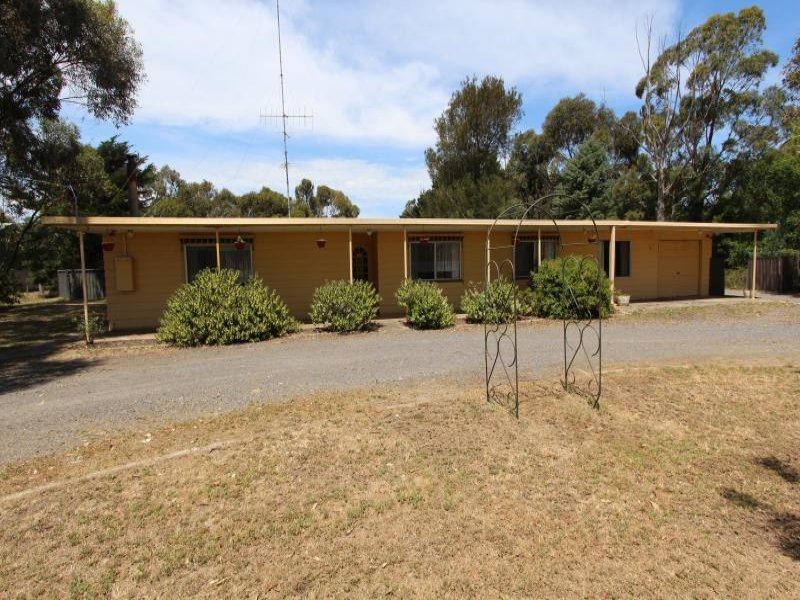4 Raglan Street, Miners Rest, VIC 3352 - realestate.com.au