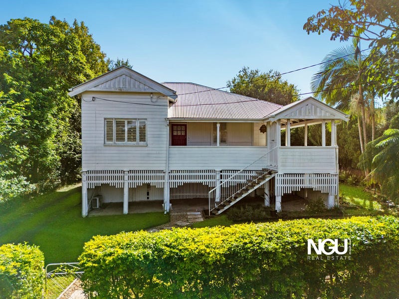 1 Law Street, Bundamba, Qld 4304 - Property Details